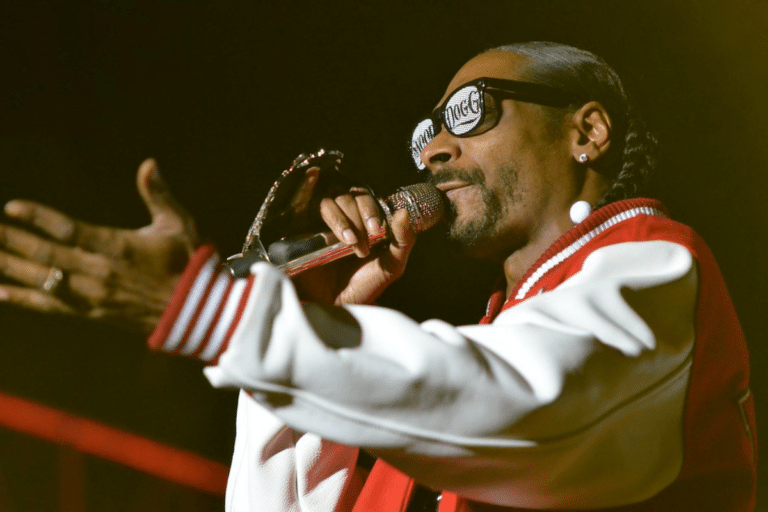 Snoop Dogg révolutionne sa tournée avec un Passeport NFT